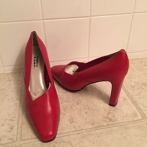 Valley Lane | Shoes | Valley Lane Pump | Poshmark